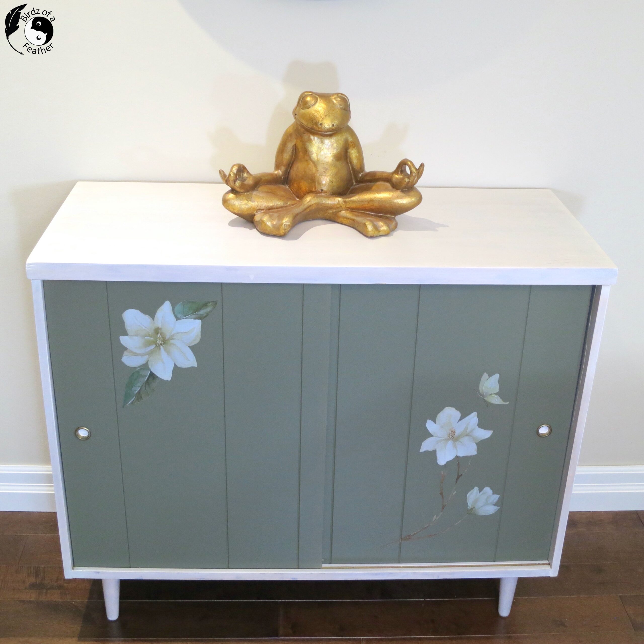 Record Player Stand DIY - Birdz of a Feather